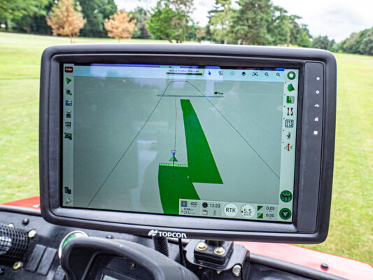 Understanding the technology behind Toro's autonomous mowers | Reesink ...