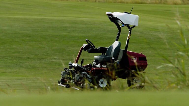 Understanding the technology behind Toro's autonomous mowers | Reesink ...
